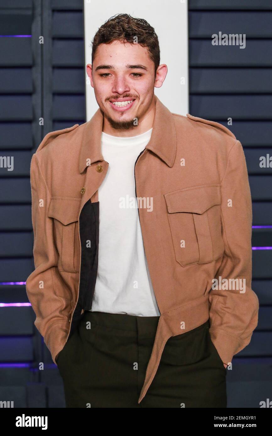 Anthony Ramos walking on the red carpet at the 2019 Vanity Fair Oscar ...