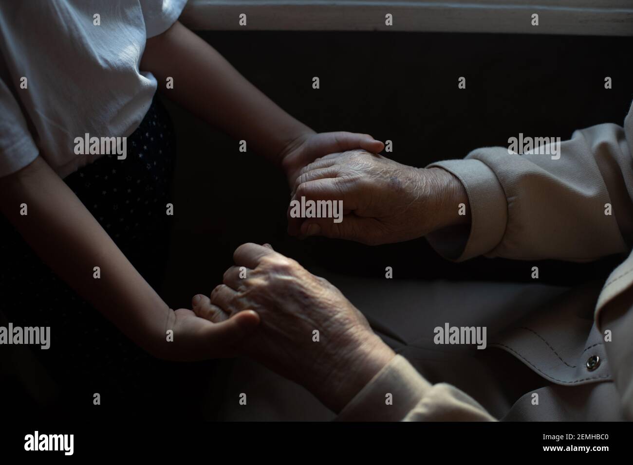 Aging process - very old senior woman hands wrinkled skin Stock Photo ...