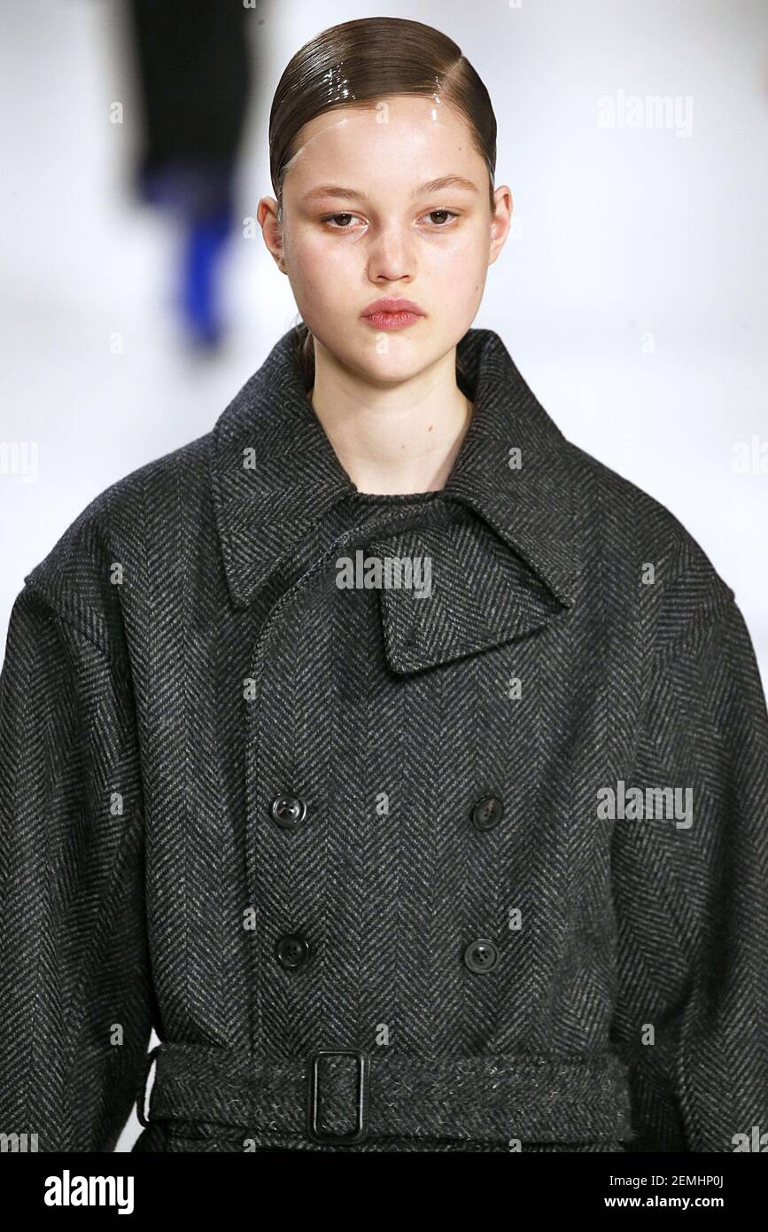 Model Noor Chaltin walks on the runway during the Maison Margiela Ready ...