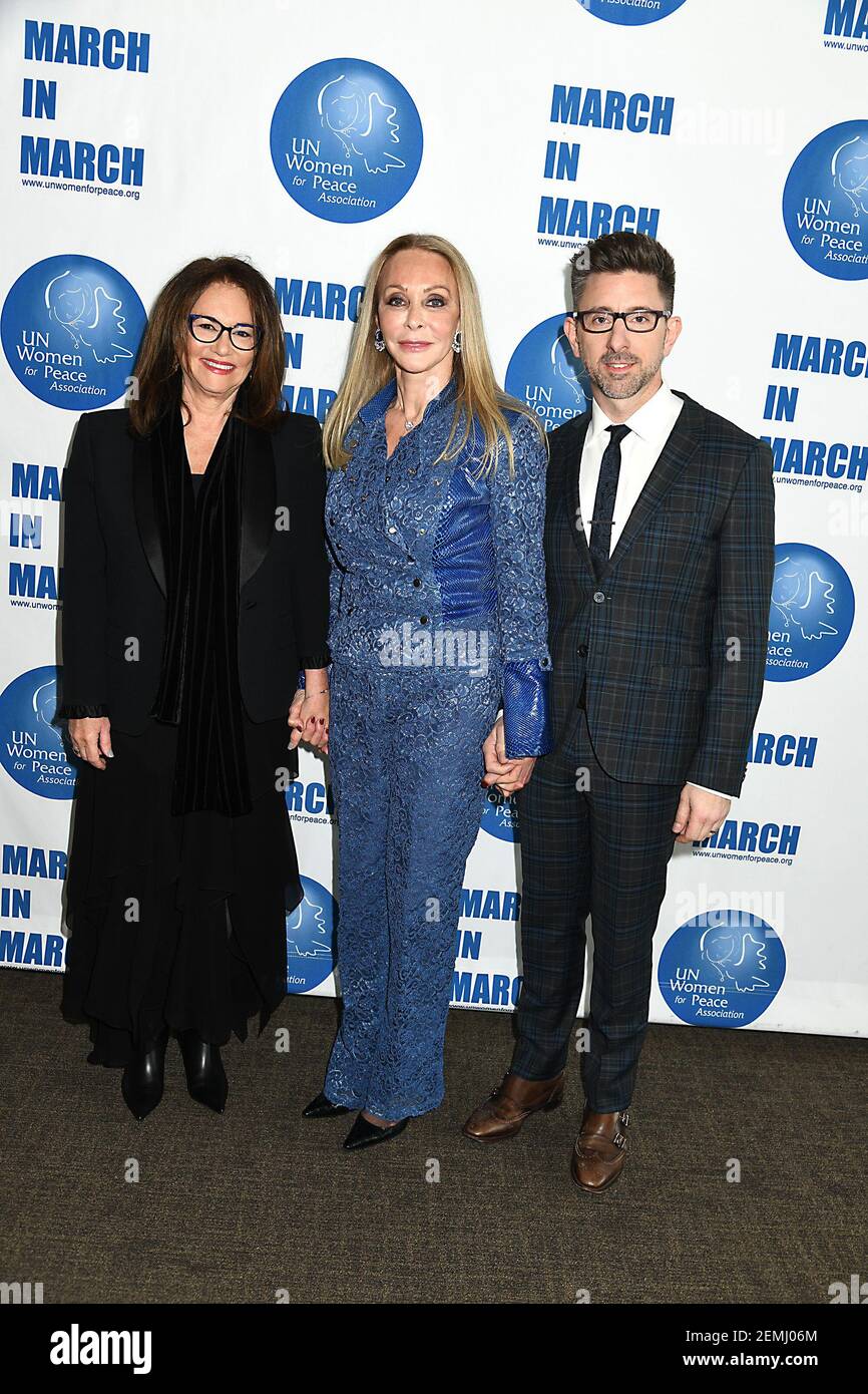 Honorees Dr Robin Stern, Barbara Winston and Dr Marc Brackett attend ...