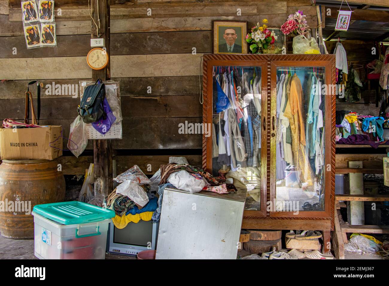 Untidy room hi-res stock photography and images - Alamy