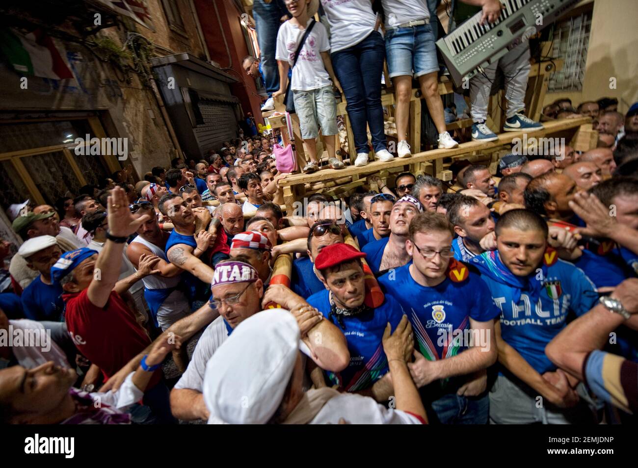 Festa dei gigli a nola hi-res stock photography and images - Alamy