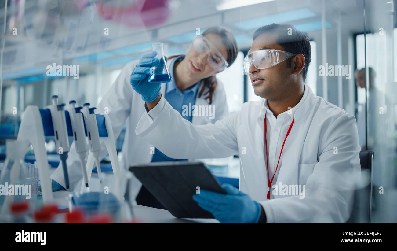 Indian male scientist hi-res stock photography and images - Alamy
