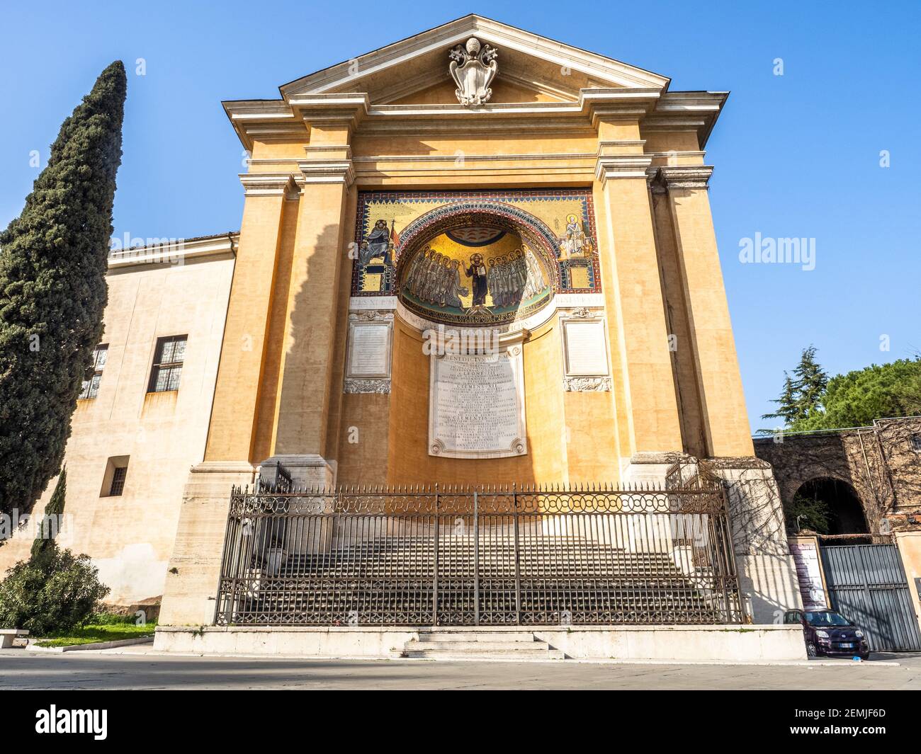 Triclinium roman hi-res stock photography and images - Alamy
