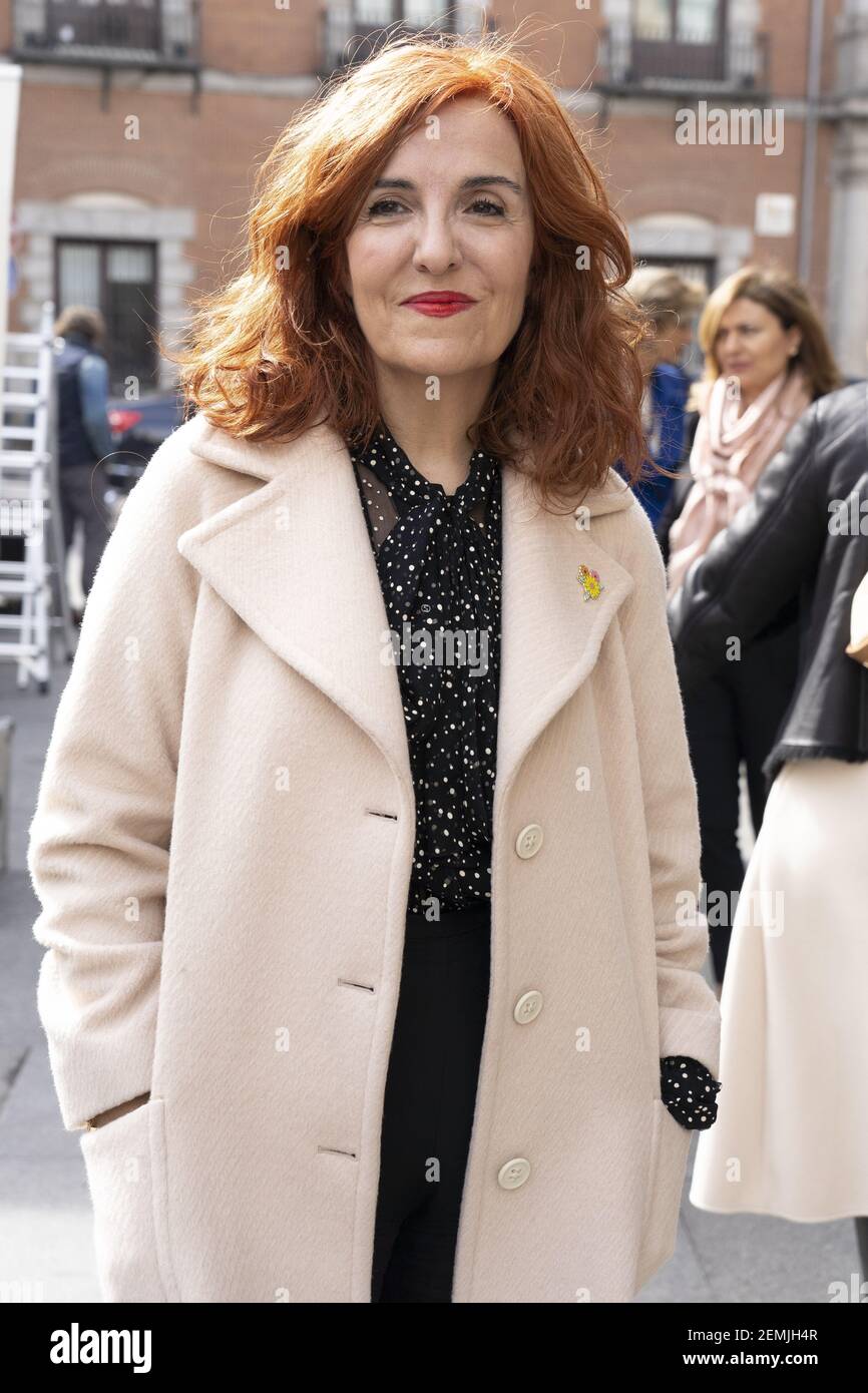 Writer Elvira Lindo during a presentation along with the activities of ...