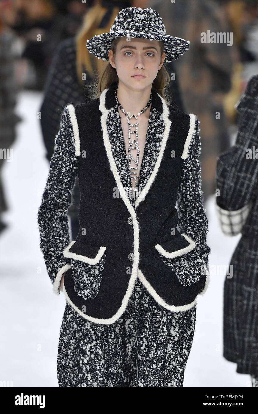 Model Lia Pavlova walks on the runway during the Chanel Ready To Wear ...