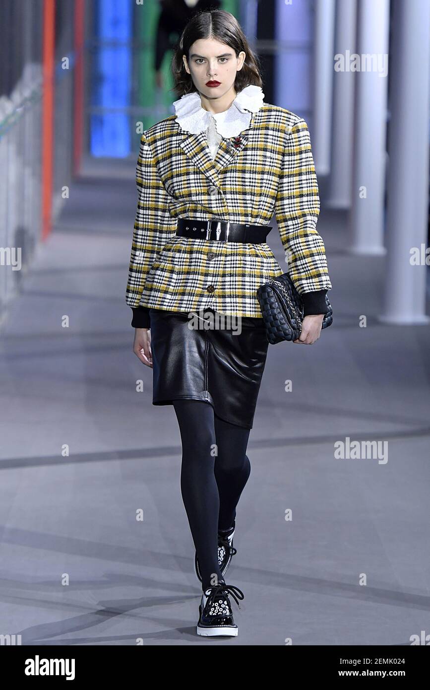 Kristen Coffey walks on the runway during the Louis Vuitton Ready To ...