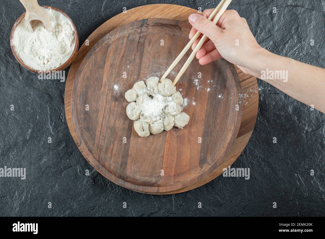 Dumpling chopstick hi-res stock photography and images - Alamy