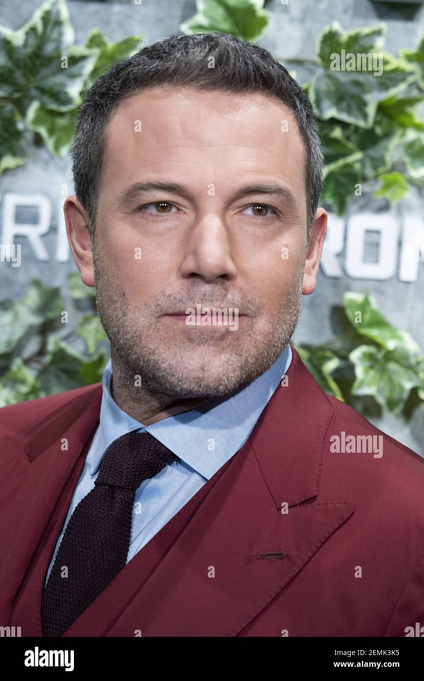 US actor Ben Affleck poses as he arrives at the premiere of the film ...