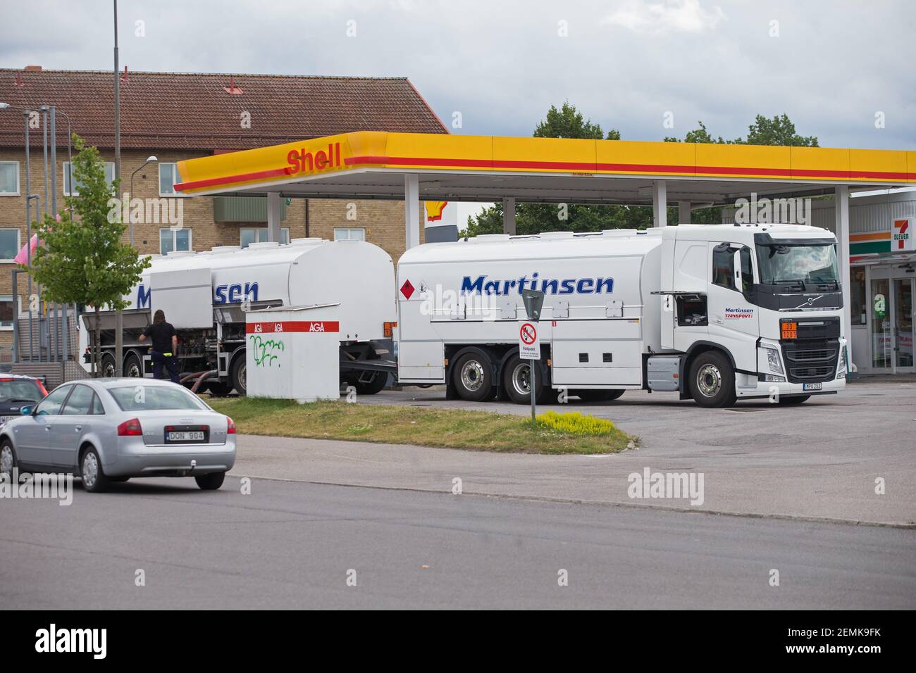 Mack signs hi-res stock photography and images - Alamy
