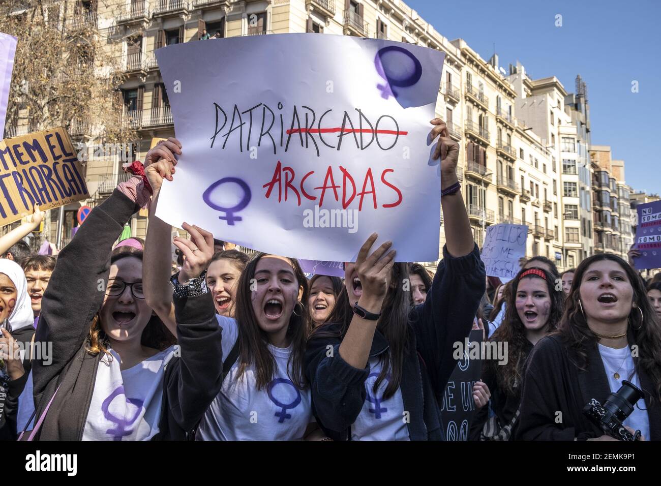 Women seen holding a placard shouting slogans during the protest ...