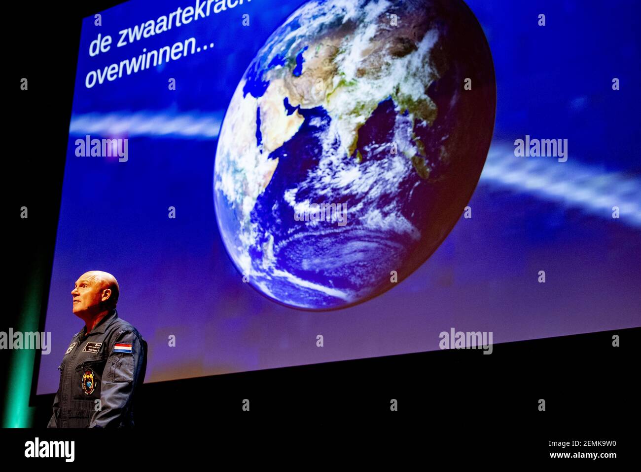 ROTTERDAM - theater Rotterdam students free with the class to André ...