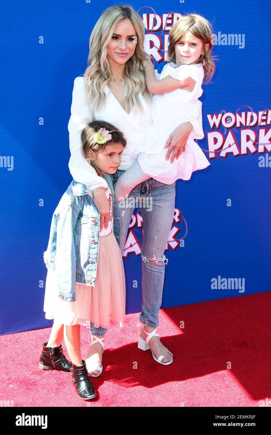 WESTWOOD, LOS ANGELES, CA, USA - MARCH 10: Kinsley Buonfiglio, Amanda ...