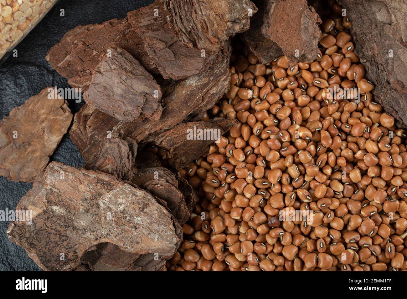 Brown kidney beans isolated on a dark background Stock Photo - Alamy