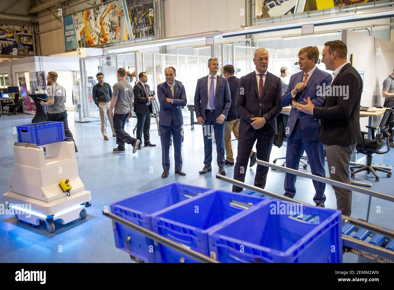 King Willem-Alexander visiting Joustra Stoelverzorgers and AWL-Techniek ...