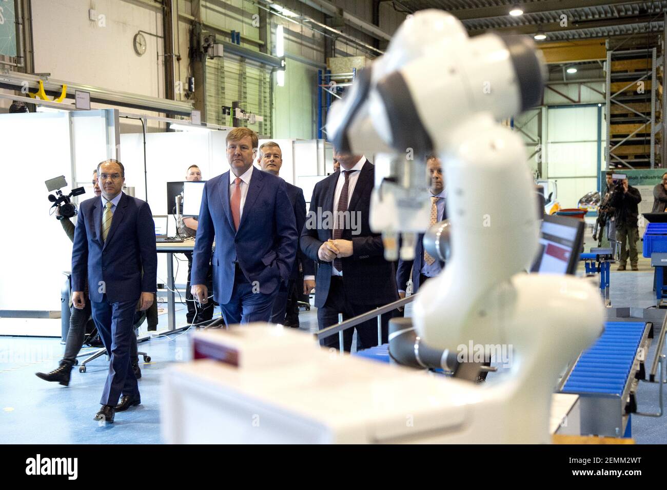King Willem-Alexander visiting Joustra Stoelverzorgers and AWL-Techniek ...