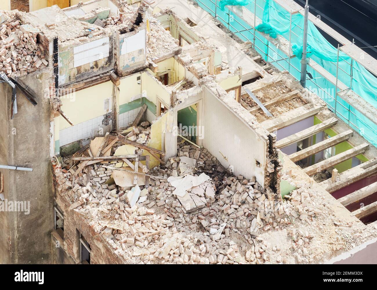 Building explosion hi-res stock photography and images - Alamy