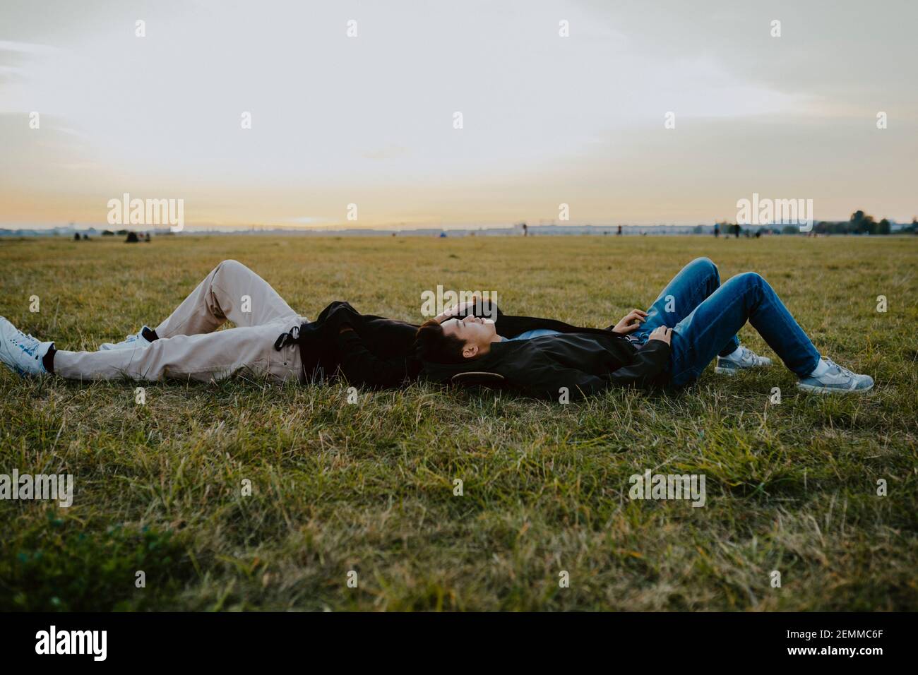 Friendship group friends lying down hi-res stock photography and images ...