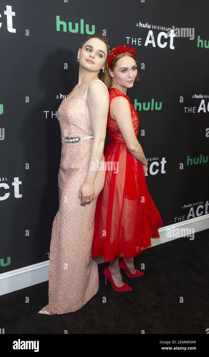 Joey King wearing dress by Markarian & AnnaSophie Robb wearing dress by ...