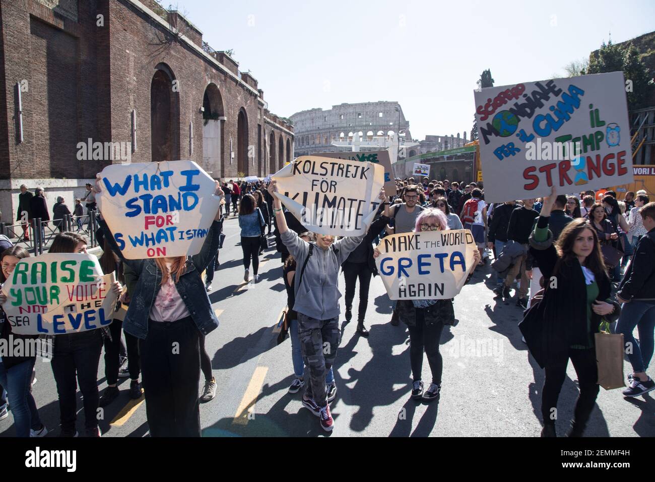 Student strike in Rome and demonstration from the Colosseum to Piazza ...