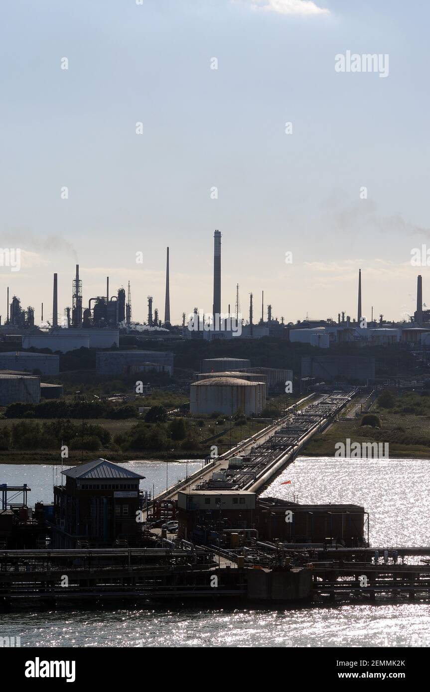 Fawley refinery hi-res stock photography and images - Alamy
