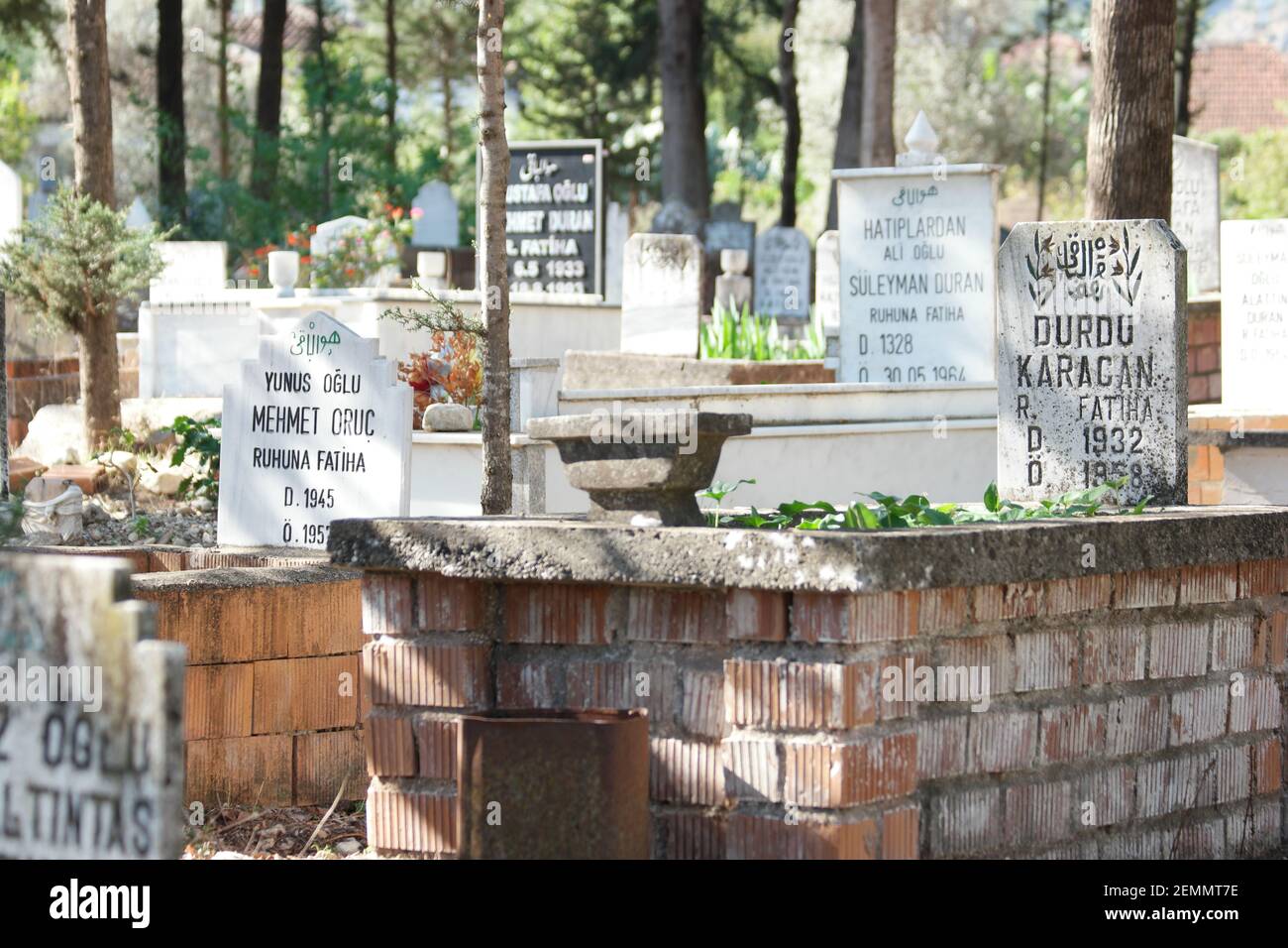 Graves and headstones at Muslim cemetery Stock Photo - Alamy