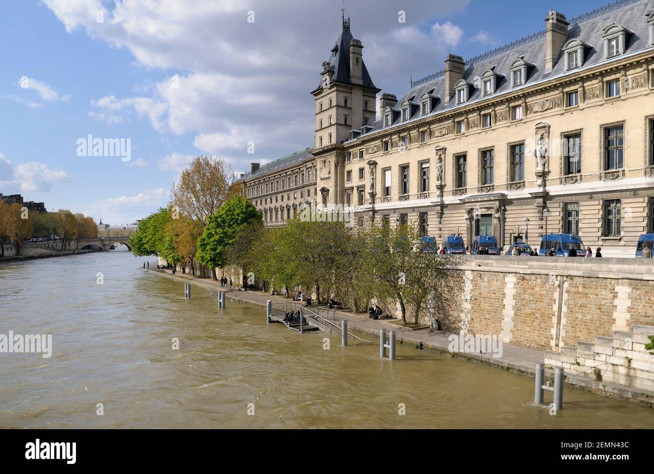 Palais de Justice de Paris - Police Station on the Seine River, Paris ...