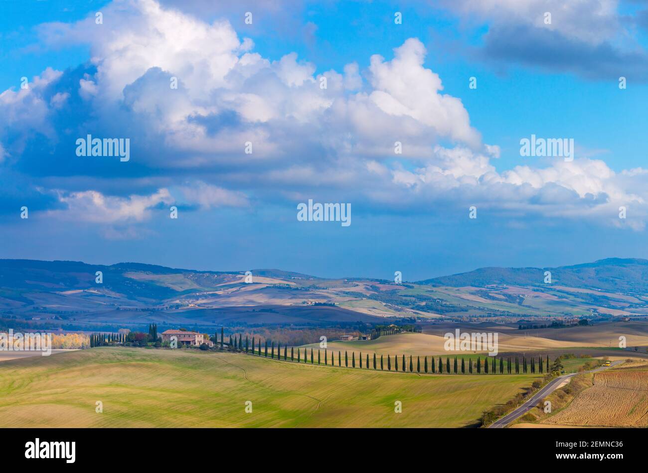 Sunny Tuscany landscape - beautiful hills and sky with clouds, amazing ...