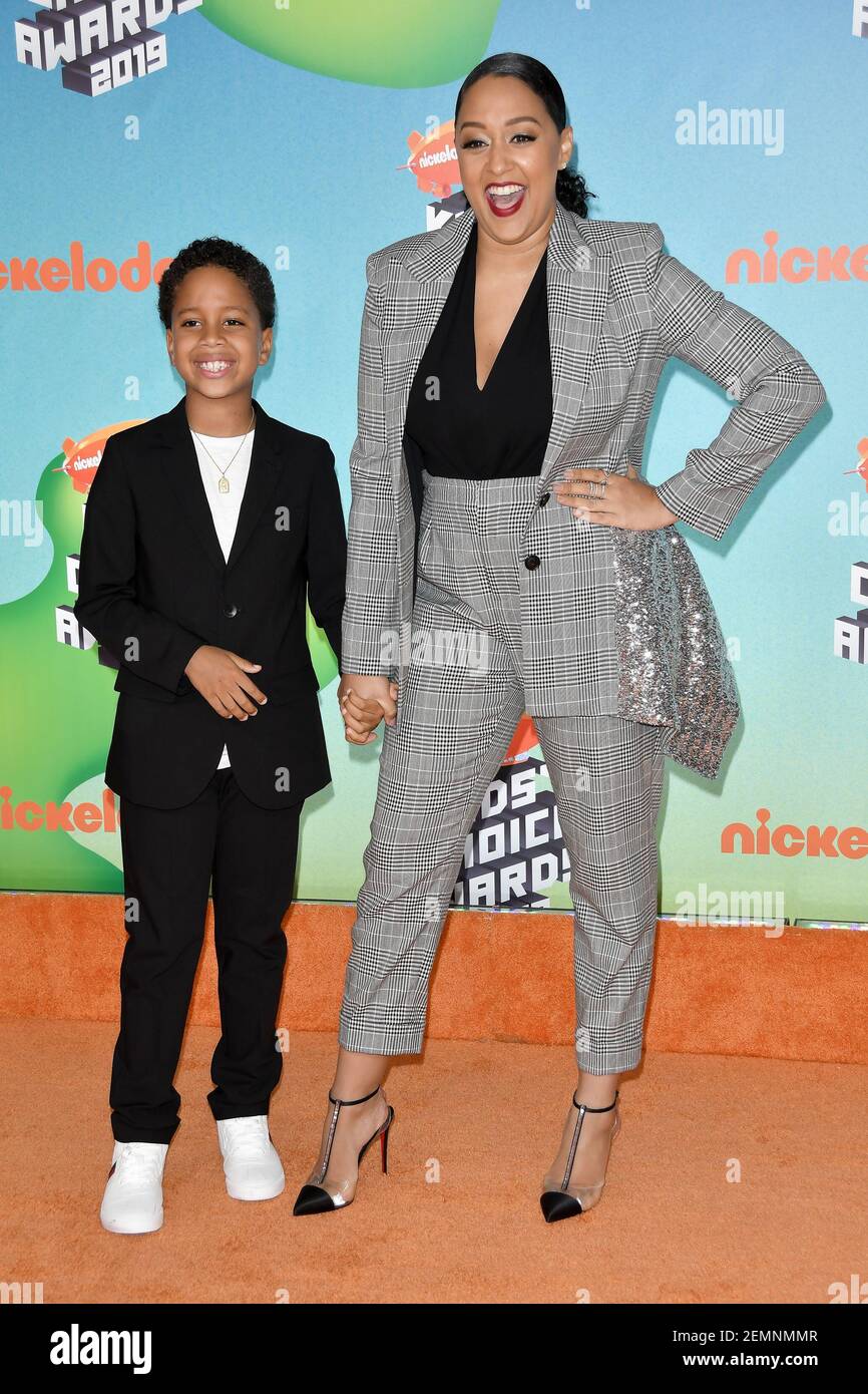 Tia Mowry and Cree Hardrict at Nickelodeon's 2019 Kids' Choice Awards ...