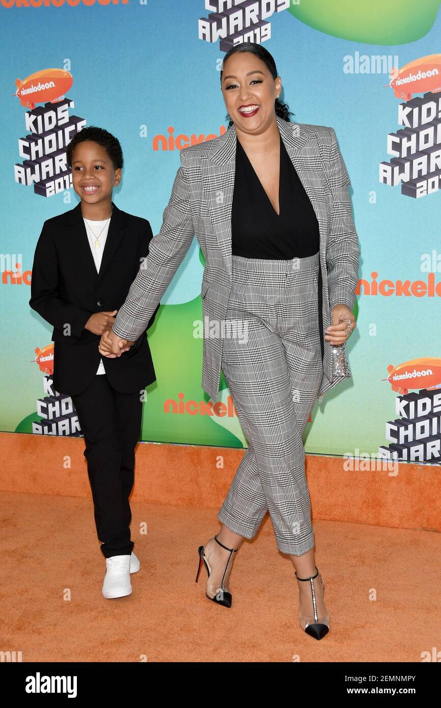 Tia Mowry and Cree Hardrict at Nickelodeon's 2019 Kids' Choice Awards ...