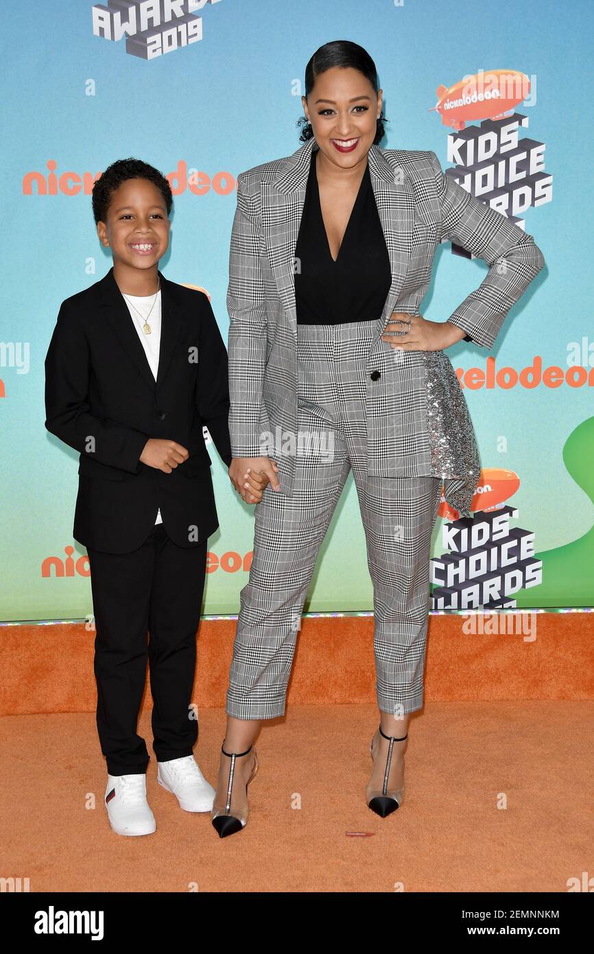 Tia Mowry and Cree Hardrict at Nickelodeon's 2019 Kids' Choice Awards ...
