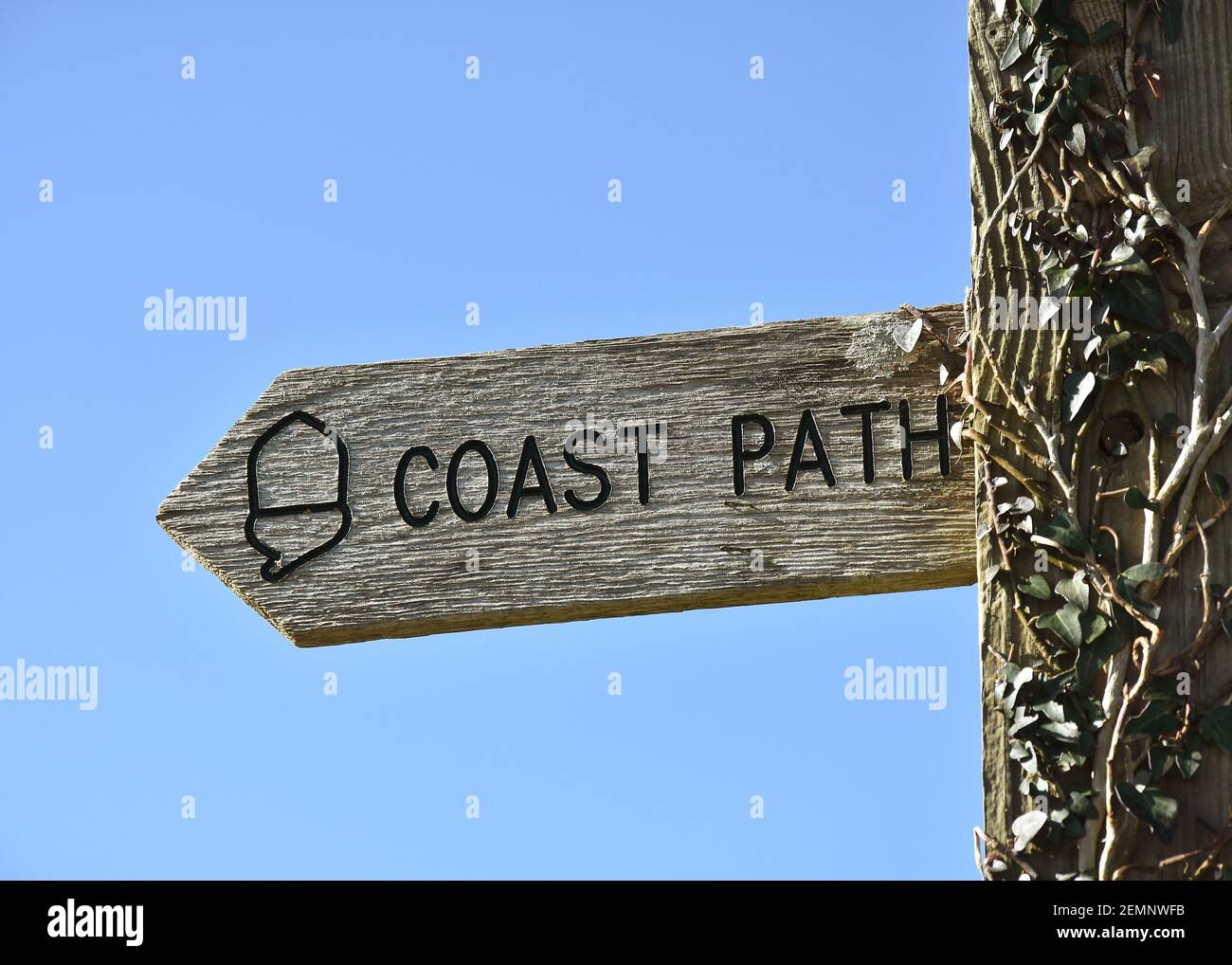 Footpath Signs, Baggy Point, North Devon Coast Stock Photo - Alamy