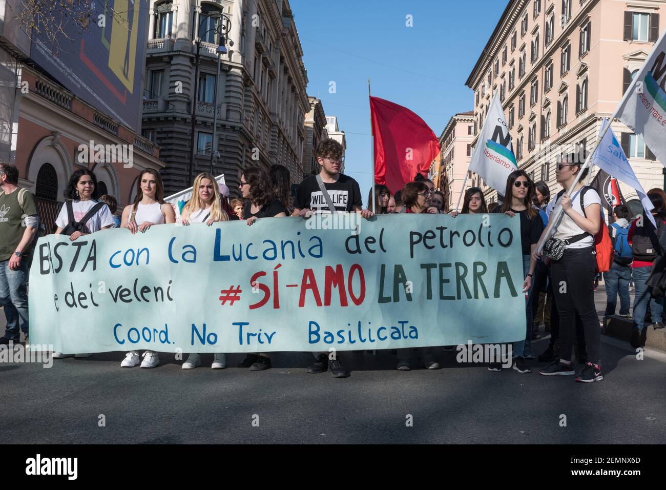 (3/23/2019) Thousands of people demonstrated to stop global warming and ...