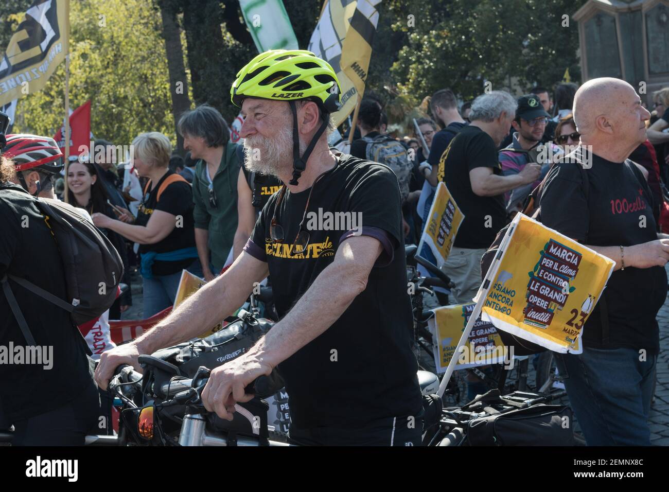 (3/23/2019) Thousands of people demonstrated to stop global warming and ...