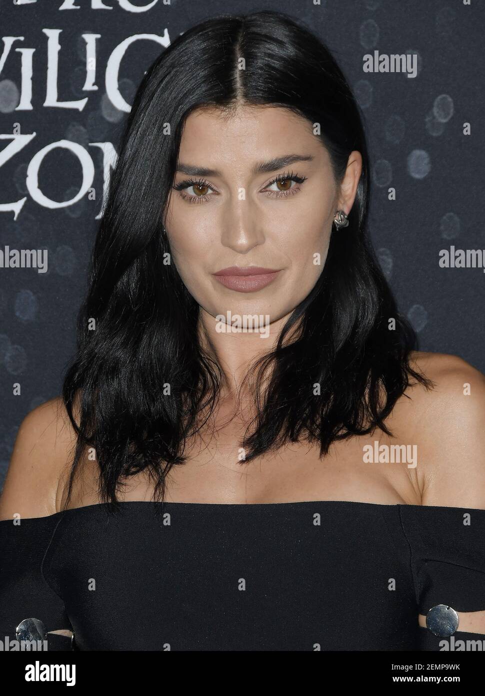 Nicole Williams arrives at the CBS All Access New Series "The Twilight ...