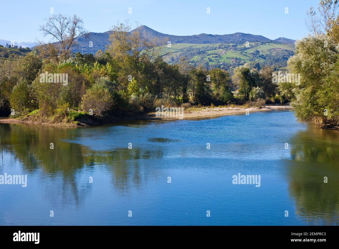 Río Deva, Molleda, Cantabria Stock Photo - Alamy