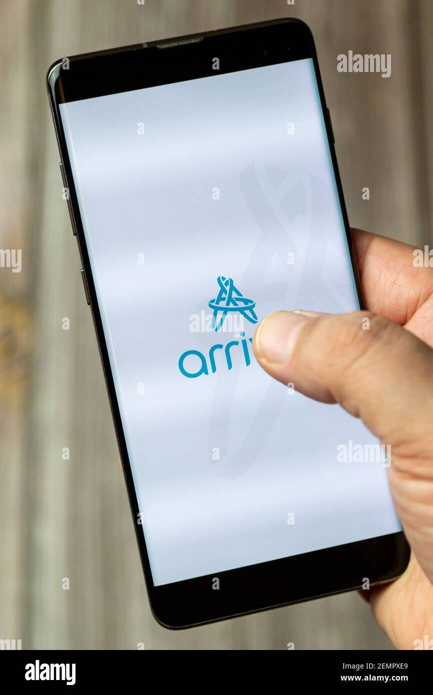 Mobile app hand hi-res stock photography and images - Alamy