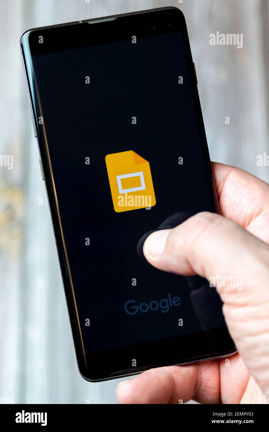 Google slides mobile hi-res stock photography and images - Alamy