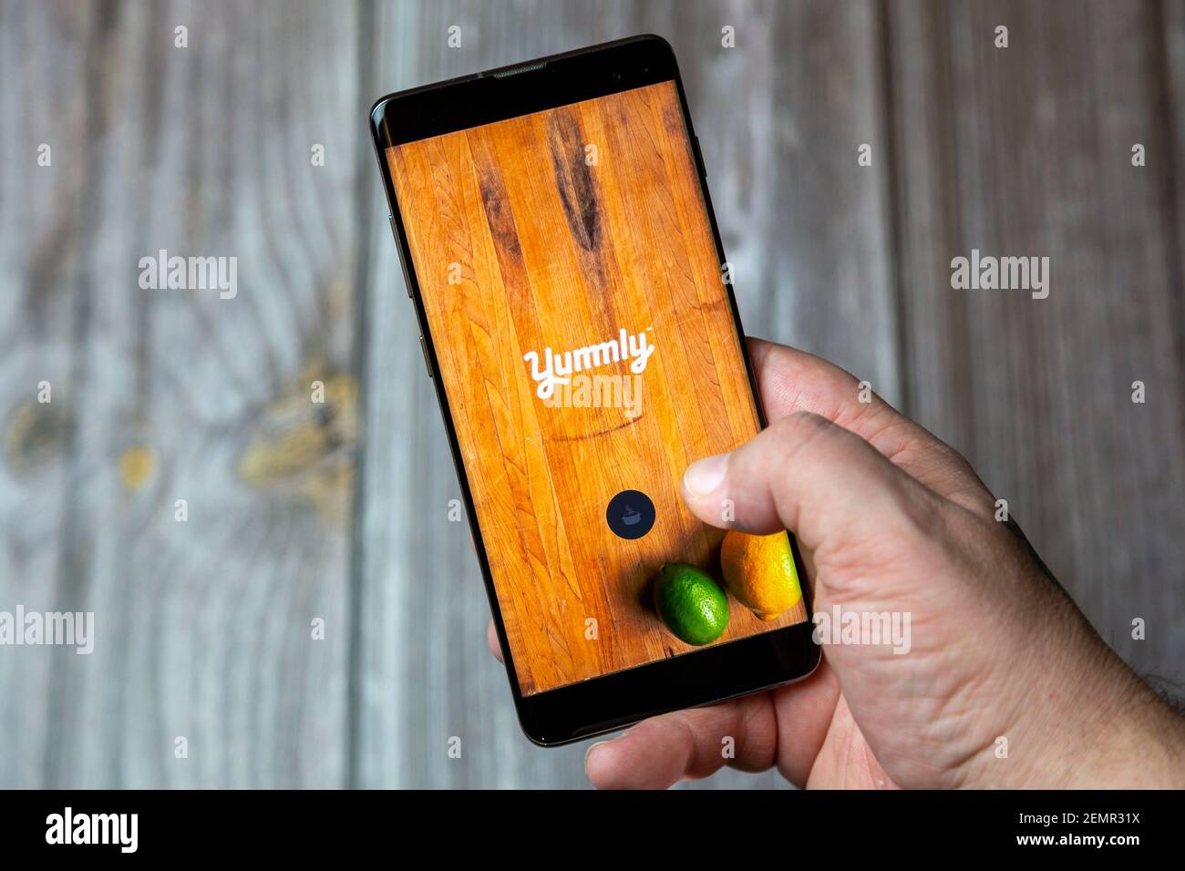 Yummly food app hi-res stock photography and images - Alamy