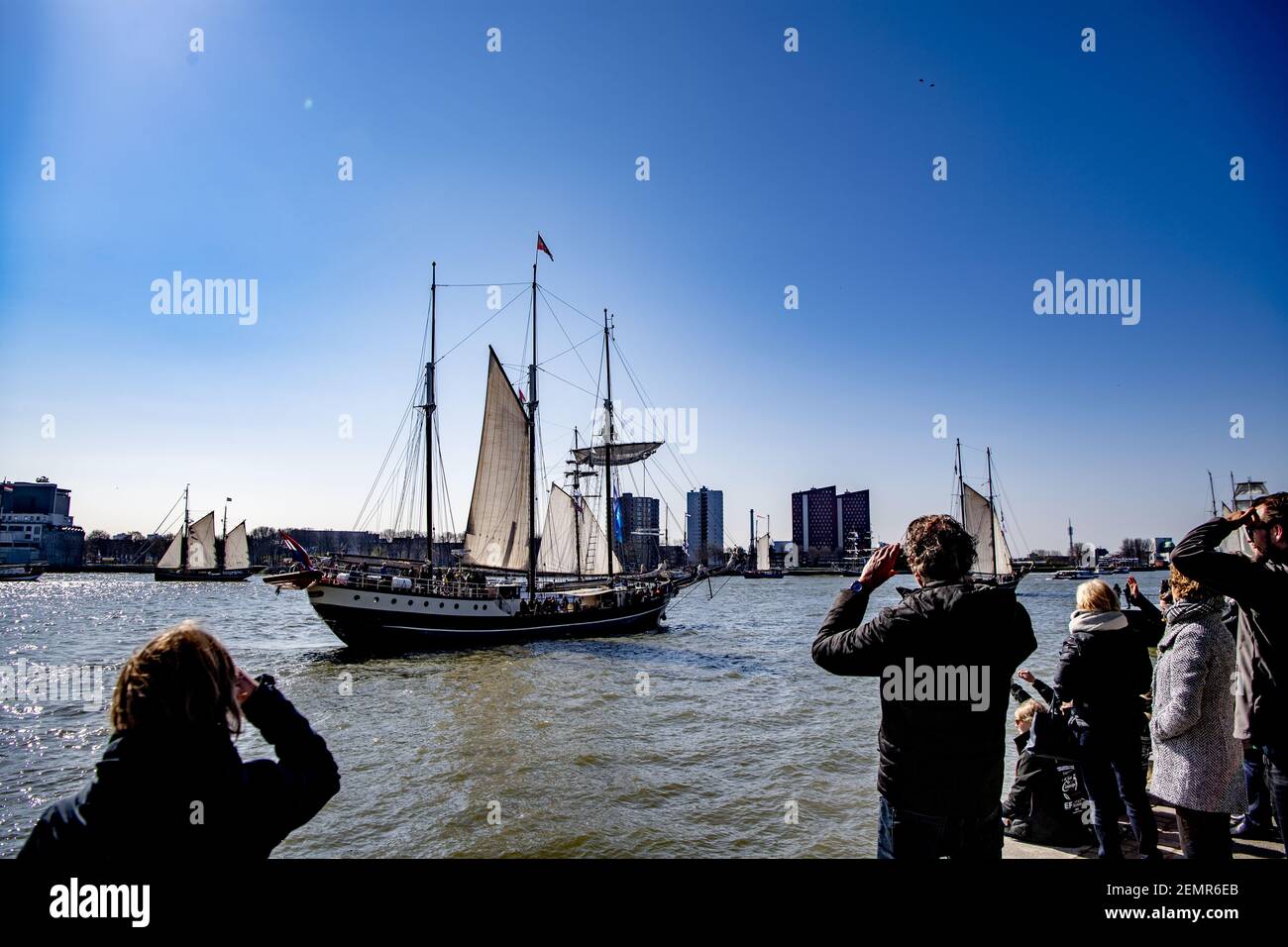 ROTTERDAM - Classic sailing ships sail at the start of Race of the ...