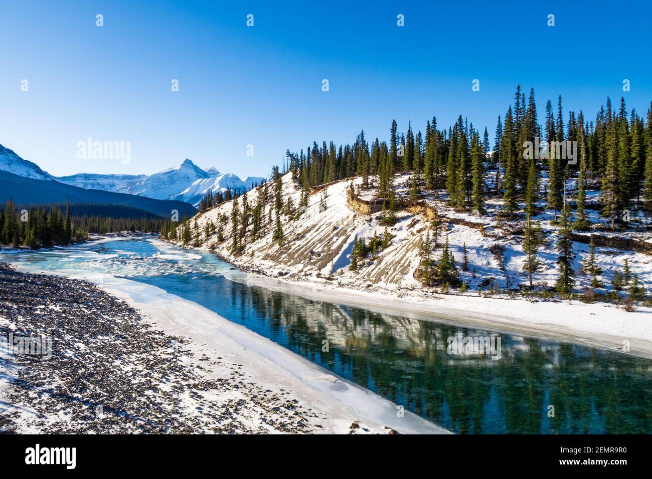 Beautiful landscape at Saskatchewan River Crossing on the Icefields ...