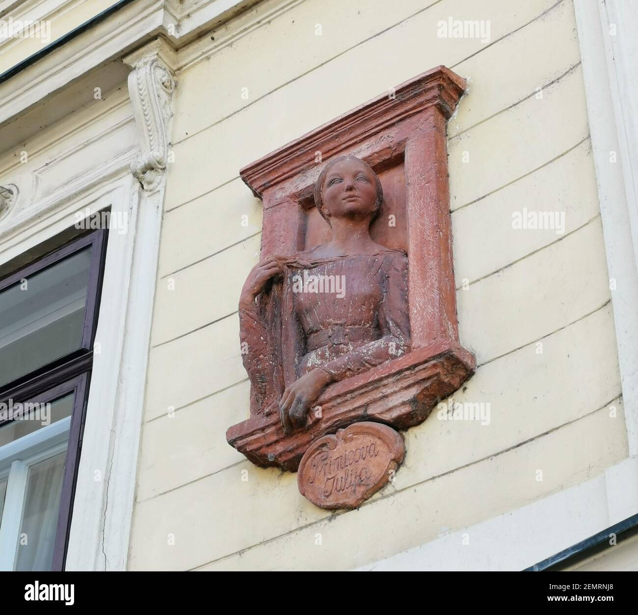 Statue of Julia Primic looking in the eyes of France Preseren. The ...