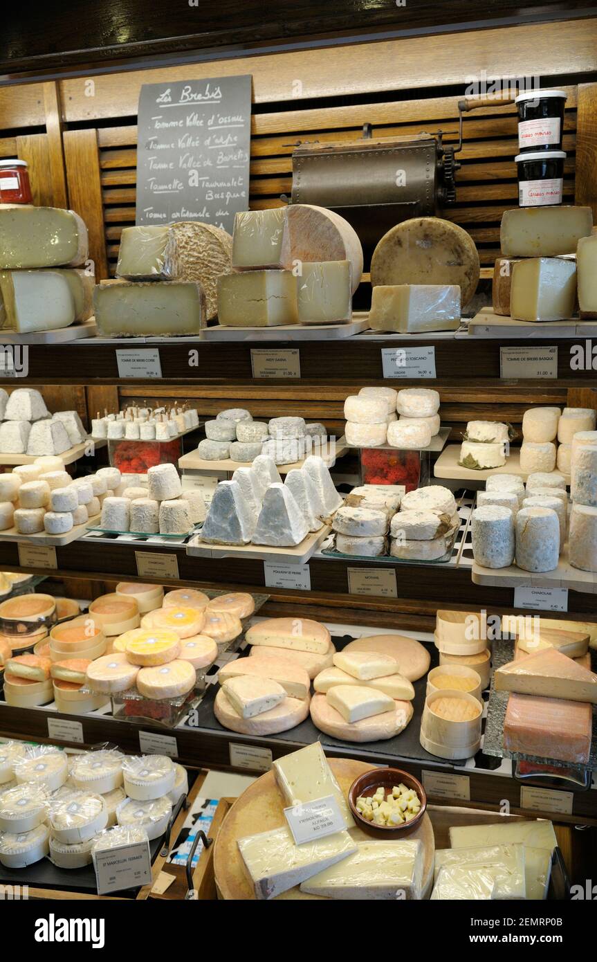 Paris cheese street market hi-res stock photography and images - Alamy