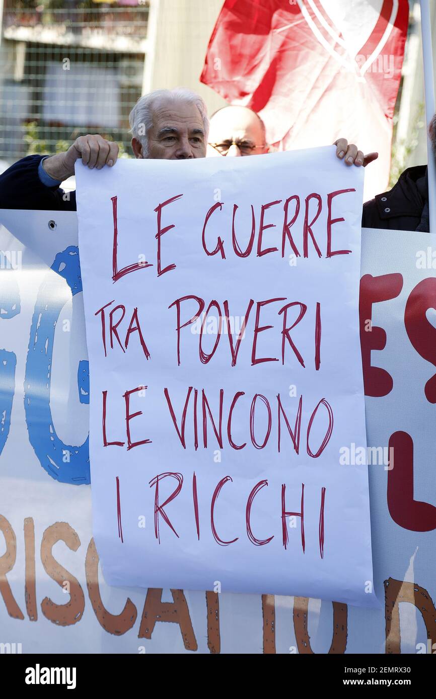 Banner wars between poors are winned by riches Rome April 6th 2019 ...
