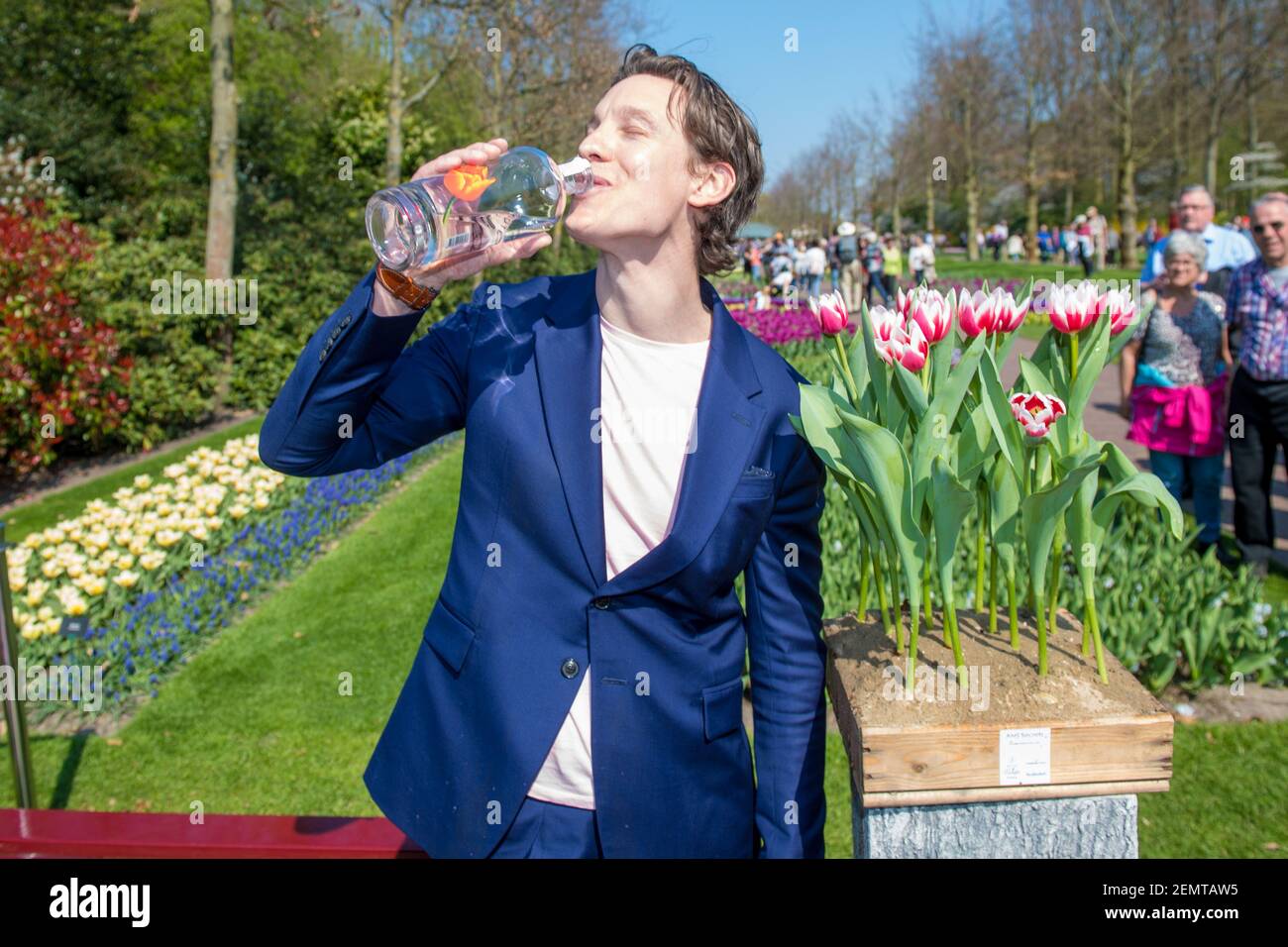 Mike Beckingham during the tulip baptism of the AMS Secrets tulip in De ...