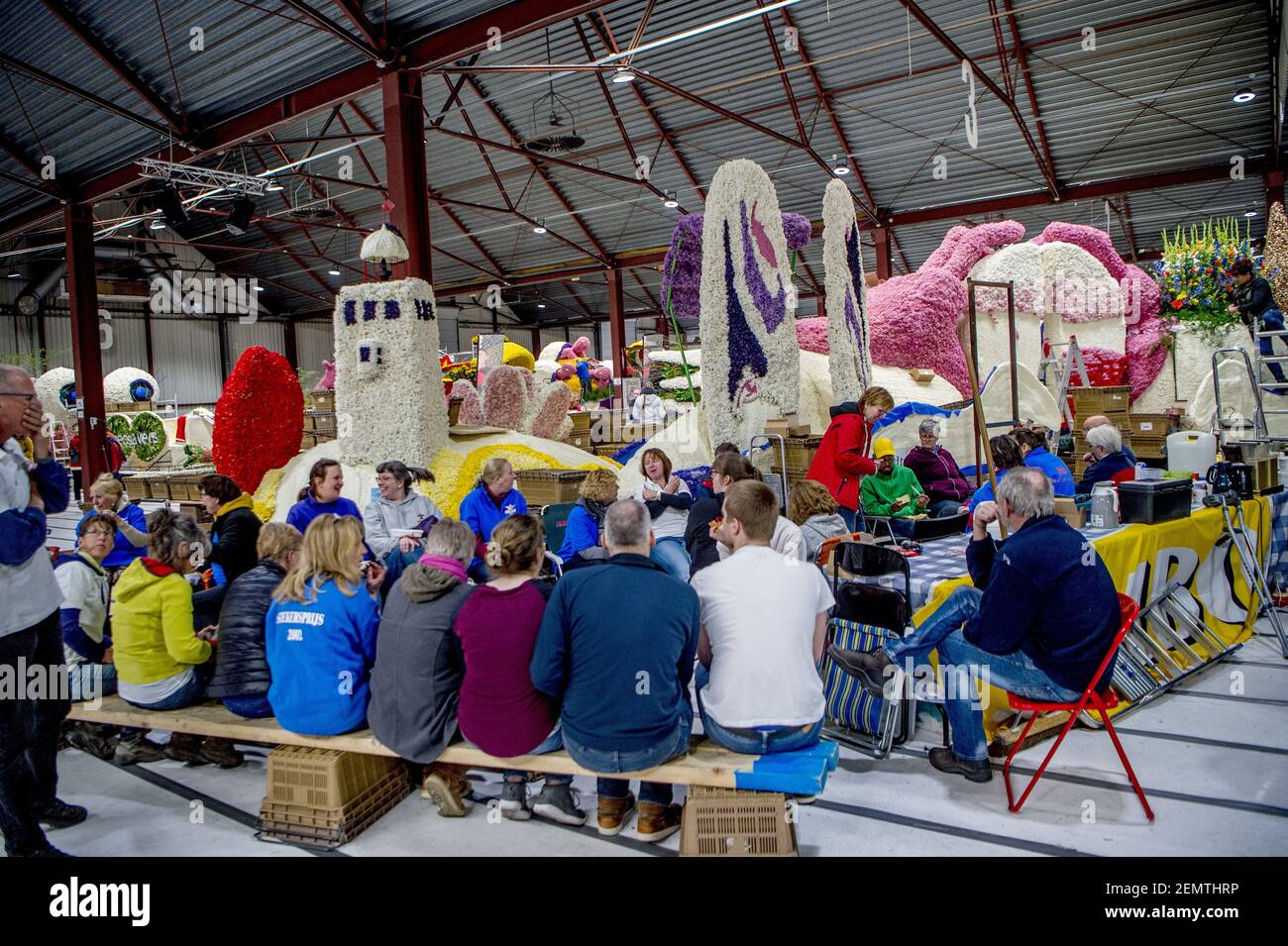 SASSENHEIM - Building up the flower cars for the flower parade on ...