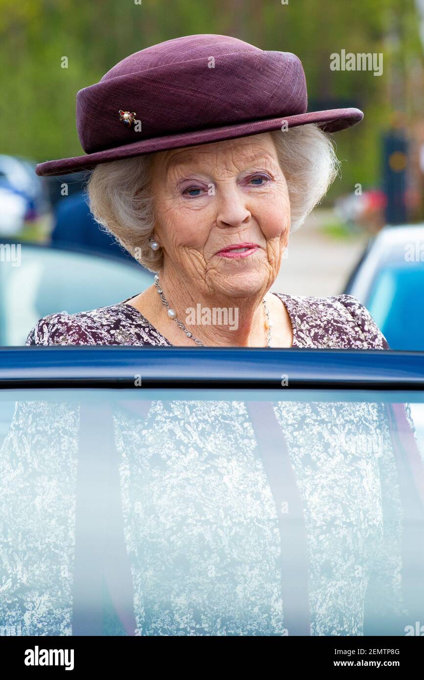 Princess Beatrix unveils reconstruction of artwork Ad Dekkers in ...