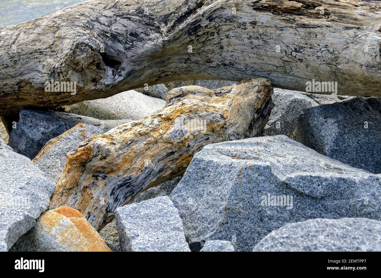 Wave breaker stone hi-res stock photography and images - Alamy