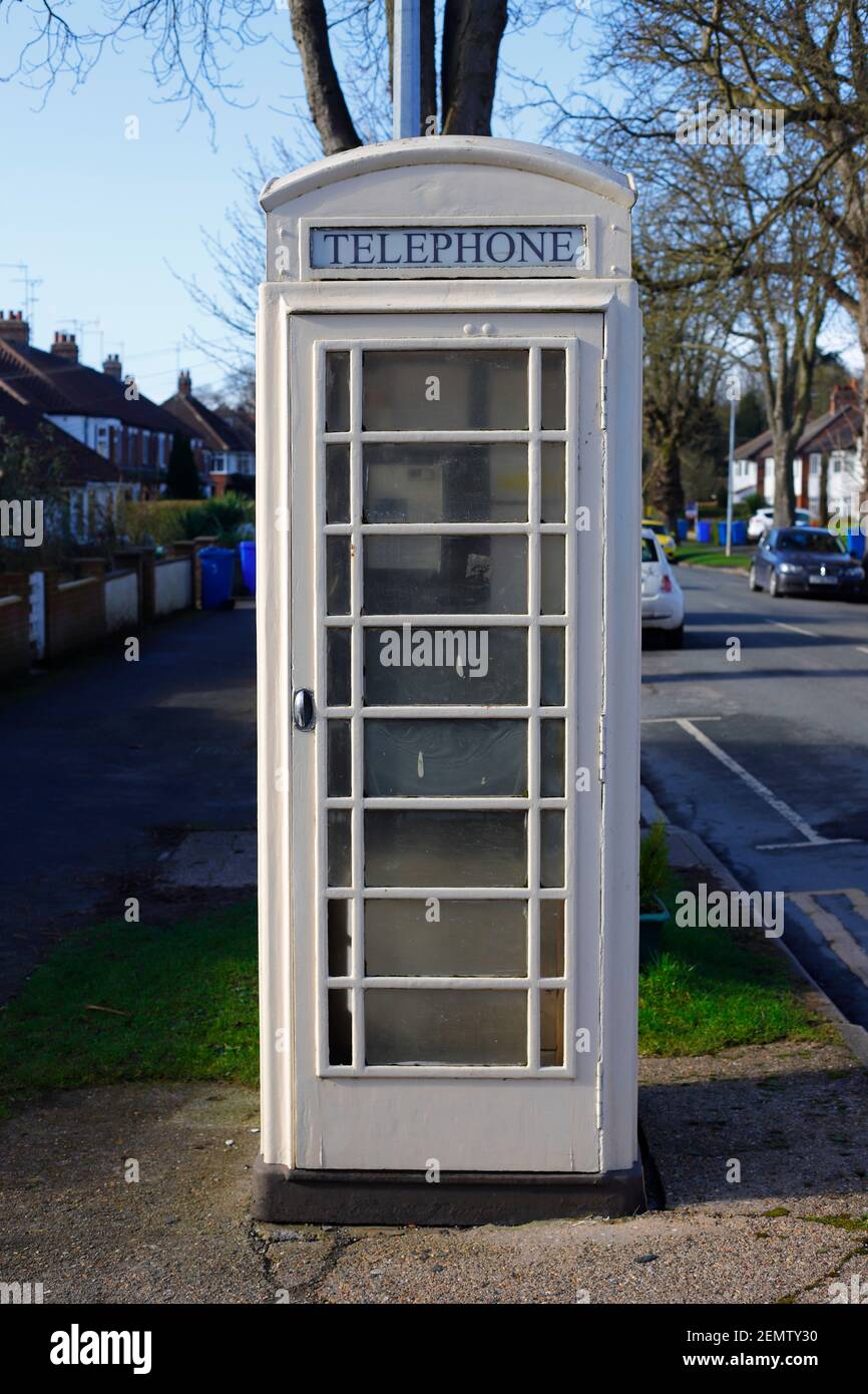 Hull cream telephone box hi-res stock photography and images - Alamy