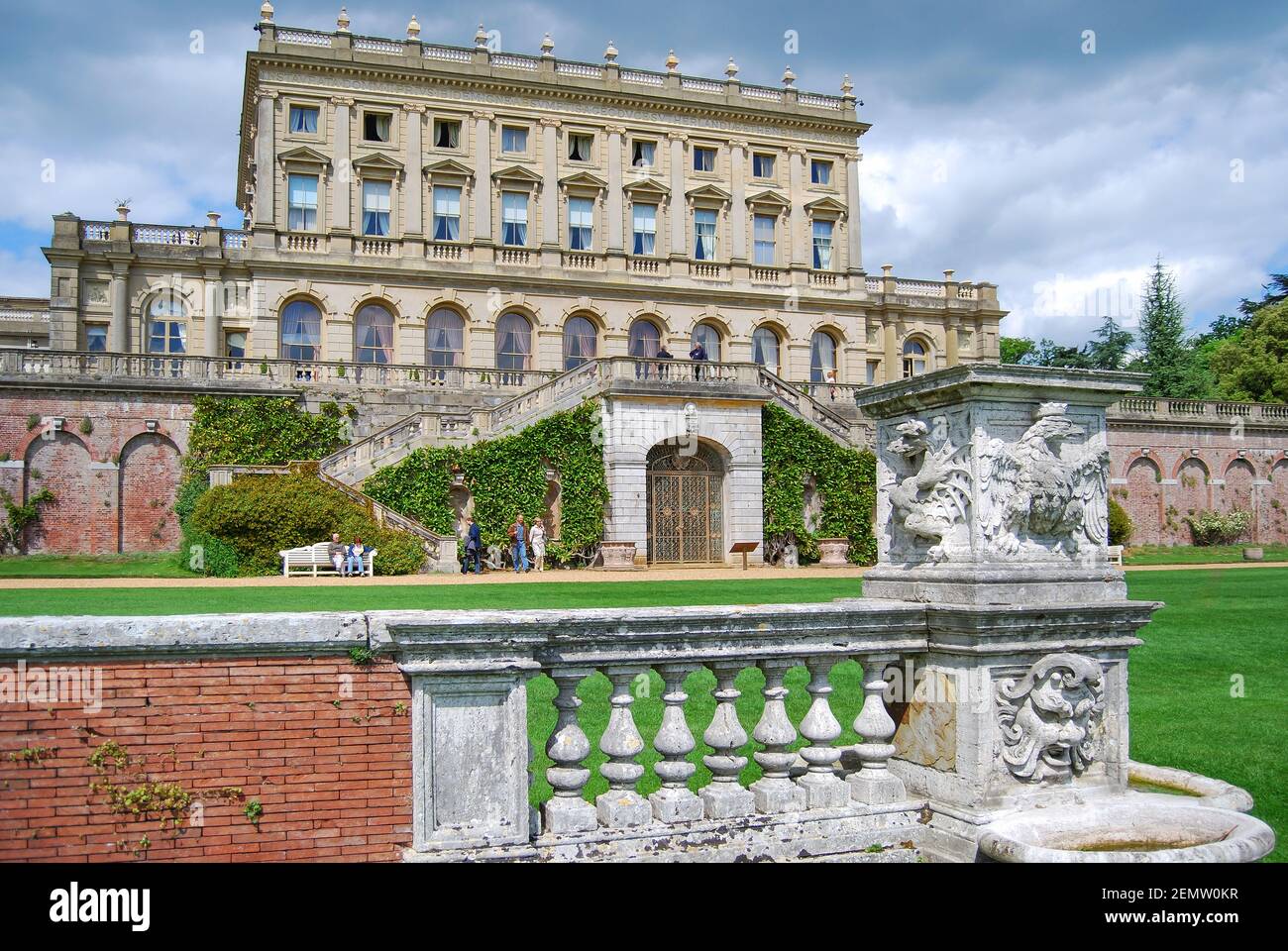 Sightseeing cliveden hi-res stock photography and images - Alamy